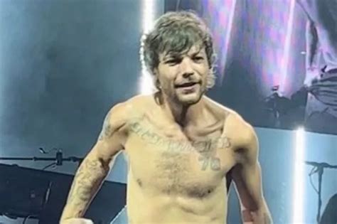 Louis Tomlinson Performs Shirtless As Fans Rip 660 Shirt Off His Body