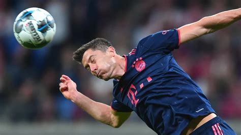 Robert Lewandowski Strzela 4 Gole W 15 Minut Jak To Możliwe Memy Gole