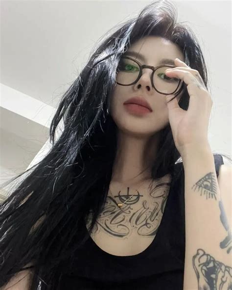 Pin By Kim Seokjin On Ssyee Girl Tattoos Tomboy Outfits Pretty People