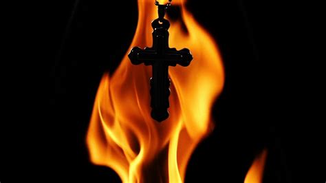 El Significado Bíblico Del Fuego Y Su Simbolismo En La Fe Cristiana