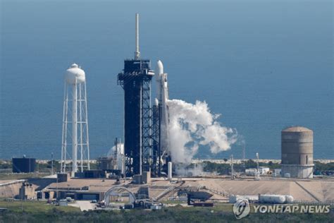 목성 위성 얼음 아래 생명체가nasa 유로파 탐사선 발사