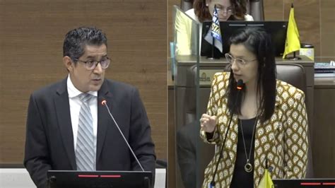 Frente Amplio Compromete A Ministro De Hacienda A Llevar Legislación
