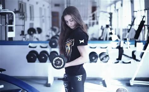 100 Best Compliments for a Fitness Girl - Words at Ease