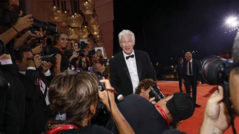 Ričard Gir O Vrelim Scenama Sa Džulijom Roberts Prisetio Se Uloge U Filmu Zgodna žena