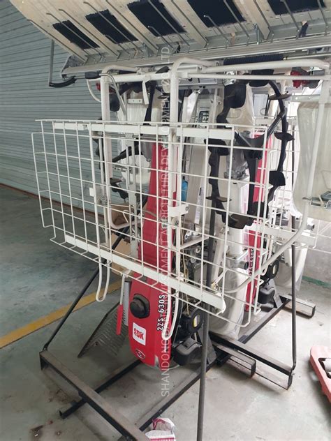 Ride On Type 6 Rows Riding Paddy Rice Planting Machine Walking Type