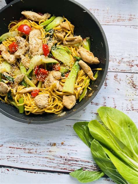 Quick And Easy Chicken Noodle Stir Fry Half A Coconut