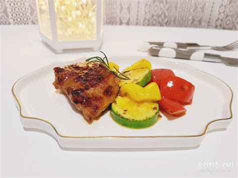 연말연시 홈파티음식 치킨스테이크 소스가 필요 없는 닭다리살스테이크