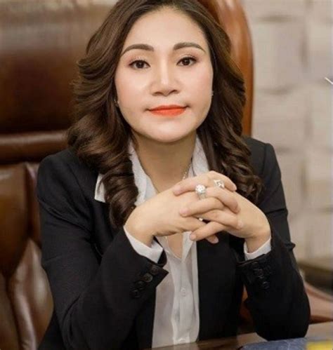 Công ty vợ chồng ca sĩ Khánh Phương bị tố nợ lương CEO bức xúc nghỉ việc