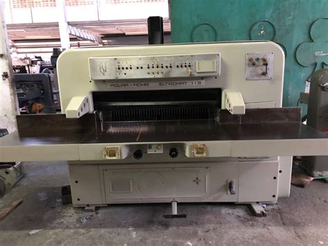 เครื่องตัดกระดาษ ยี่ห้อ โพลาร์ ขนาด 45 นิ้ว รุ่น 115 El ราคา 999 สนใจ สอบถาม พัชรพล 087 681