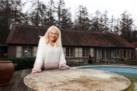 Ziekte Veranderde Het Leven Van Zangeres Mieke Drastisch “ik Moet Aanvaarden Dat Mijn Man En Ik