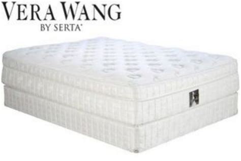 Vera Wang Splendid Latex Euro Top Queen Size Mattress Set
