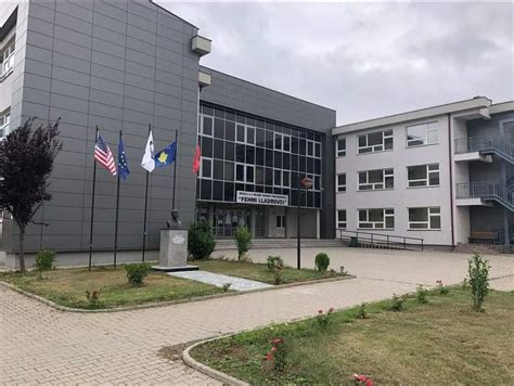 Shmp “fehmi Lladrovci” Mbyllet Për Një Javë Mësimi Mbahet Online Për