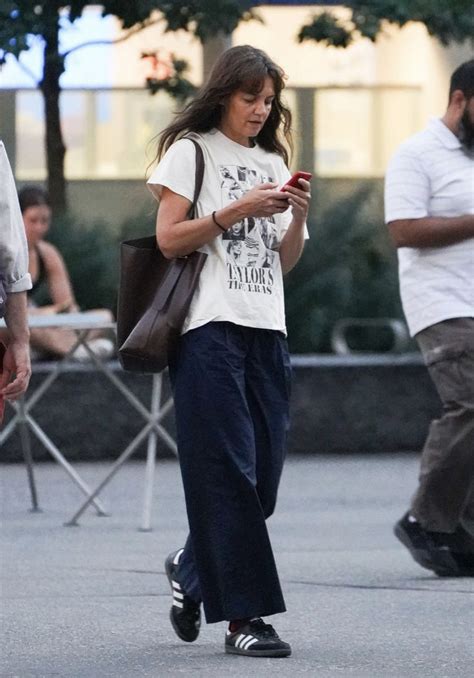 Katie Holmes In A Taylor Swift Tee Shirt In New York 09202023