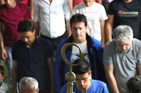 بالصور أجواء استقبال رمضان في العاصمة البوسنية سراييفو