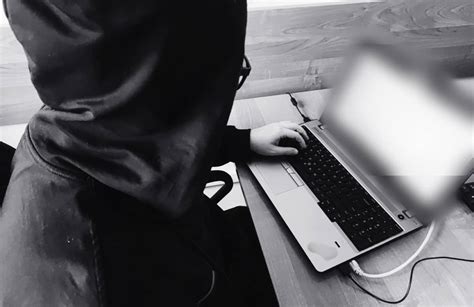 24 latek miał filmy pornograficzne z udziałem dzieci i zwierząt Został