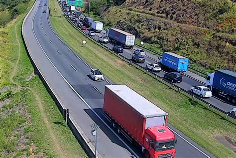 Obras de recuperação do pavimento causam lentidão no Anel Viário