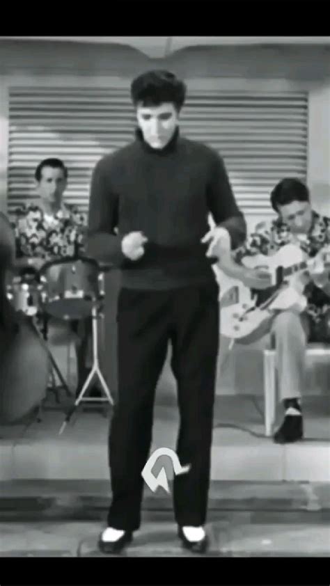Pin De Janine Marinho Em Elvis Presley Cantores Musica Música Antiga