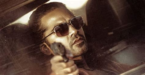 ஷூட்டிங் ஒரு பக்கம் டப்பிங் ஒரு பக்கம் அனல் பறக்கும் Thug Life