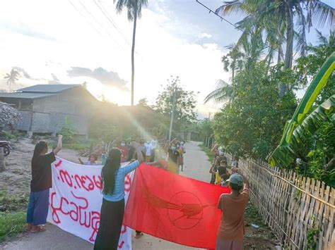 ရွှေနွယ်သွေး လူထု သပိတ်စစ်ကြောင်းက စစ်အာဏာရှင် တော်လှန်ရေး ချီတက် ဆန္ဒပြ Khit Thit Media