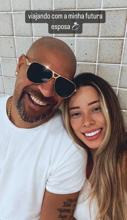 Adriano Imperador some após noitadas e perde contrato de trabalho para