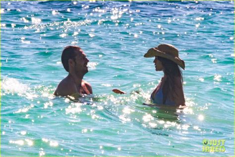 Photo Eiza Gonzalez Luke Bracey Beach Photos 16 Photo 4399663 Just