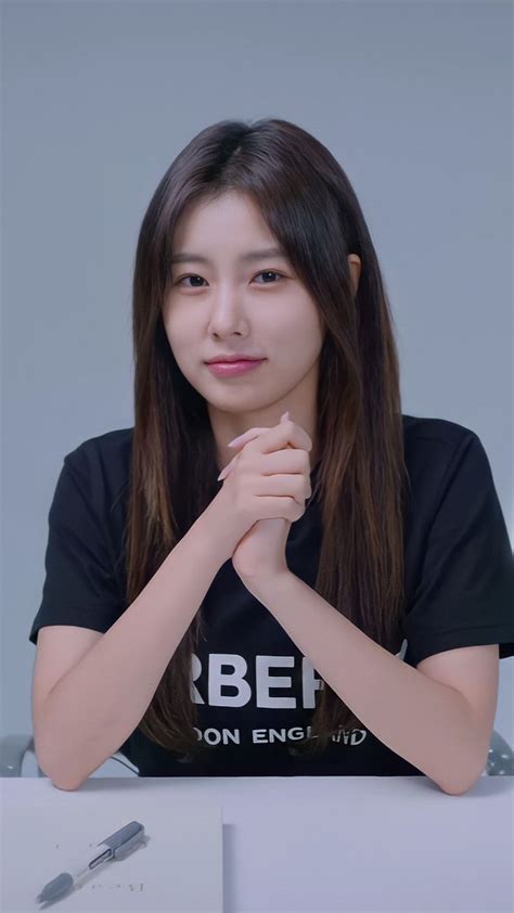 Hyewon Remini Fotografi Teman Selebritas Gambar