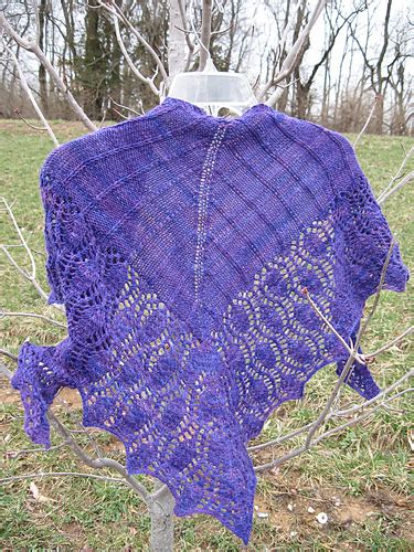 Ravelry Peacock Shawlette Pattern By Kitman Figueroa