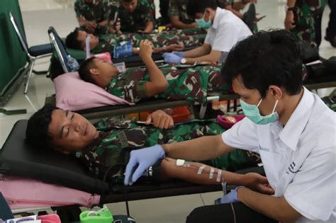 PRAJURIT PETARUNG YONROKET 1 MARINIR BESERTA PENGURUS RANTING C IKUTI