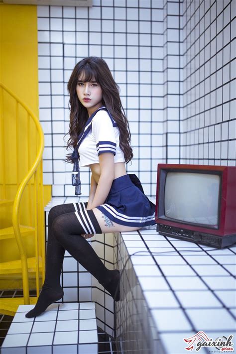 Ảnh Gái Xinh Mặc Váy Xếp Ly Ngắn Gợi Cảm Nóng Bỏng