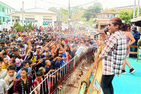 ကံမမြို့၌ မြန်မာ့ရိုးရာမဟာသင်္ကြန် အတက်နေ့ စည်ကားသိုက်မြိုက်စွာ ကျင်းပ