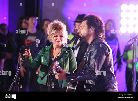 London Uk Apr 25 2018 Crissie Rhodes From The Shires Performs