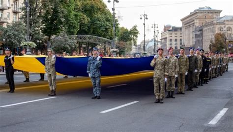На параді у День Незалежності військові нестимуть 30 метровий державний