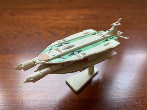 バンダイ メカコレ さらば宇宙戦艦ヤマト 超大型空母バルゼー 完成品 メルカリ