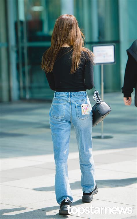 Hd포토 러블리즈lovelyz 이미주 플립 스마트폰의 적절한 보관방법 두시탈출 컬투쇼 출근길 네이트 연예