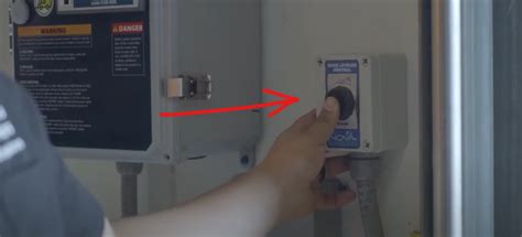 How To Use A Dock Leveler Guide For Every Type