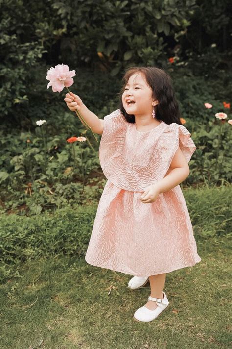 Lựa Chọn Cho Bé Yêu Với Đầm Công Chúa Sixdo