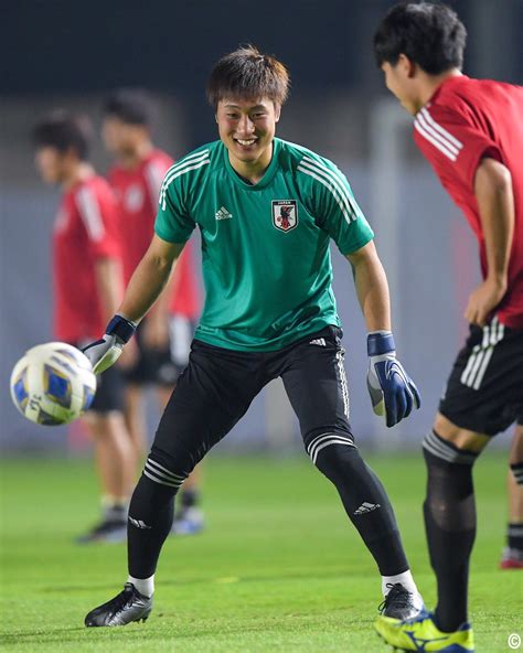 Transit On Twitter サンフレッチェ広島⚽️ 代表にも選出された才能溢れる サンフレッチェ広島のゴールキーパー 大迫敬介