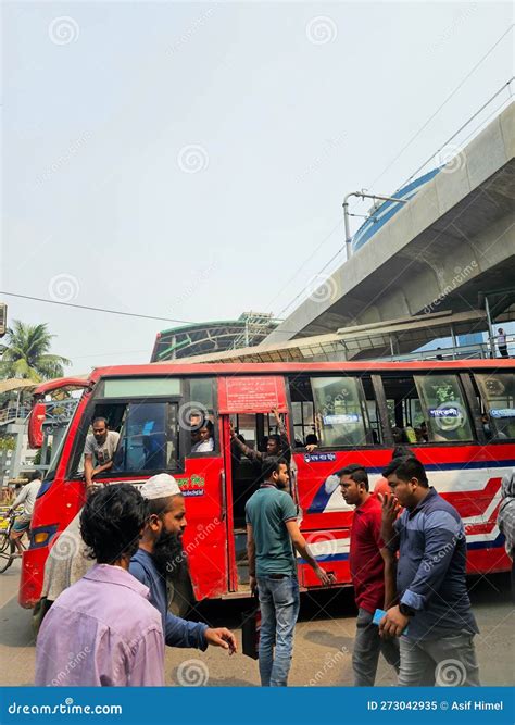 Mirpur 1 Dhaka Bangladesh 04032023 Dhaka Traffic In Front Of The