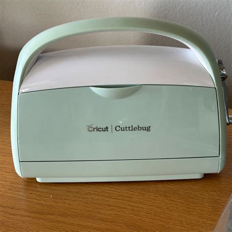 Lot 188 Cricut Cuttlebug With Plates Slocal Estate Auctions Network