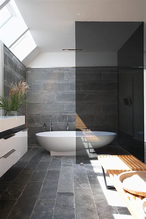 Frei Stehende Badewanne Im Badezimmer Bild Kaufen 13420590