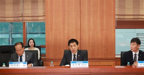 증권사 Ceo에 목소리 높인 이복현 금감원장 “pf리스크 관리 실패하면 책임 묻겠다”