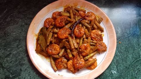 চিংড়ি দিয়ে কচুর লতির রেসিপি। Best Chingri Kochur Loti Recipe Youtube
