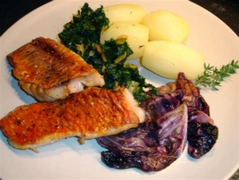 Rote Meerbarbe Auf Mangold Und Radicchio Rezept Kochbar De