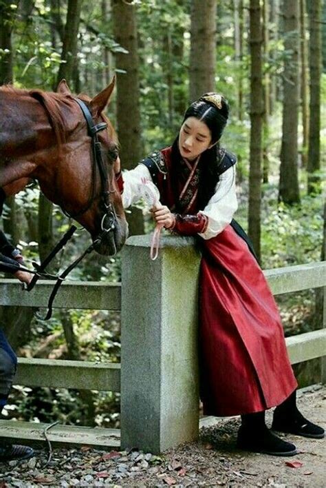 Pin On Princess Sookmyung Seo Ye Ji Hwarang Hwarang Taehyung