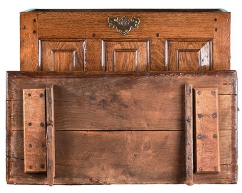 Georgian Oak Panelled Coffor Bach Georgian Oak Panelled Coffor Bach