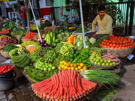 আকাশ ছোঁয়া শাক সবজির দাম