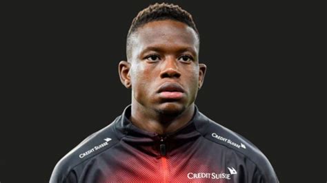 Who Is Denis Zakaria His Age Height Wife Stats Chelsea Salary