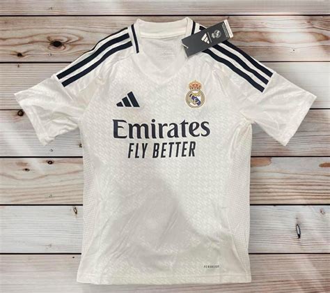 Новая форма «Реал Мадрид» 24/25 | Footykits.ru - Энциклопедия ...