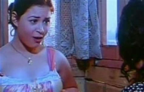 الفنانة منة شلبي تعترف عن مشهد معاشرتها الجريء الخادش ولم تستطيع تمالك
