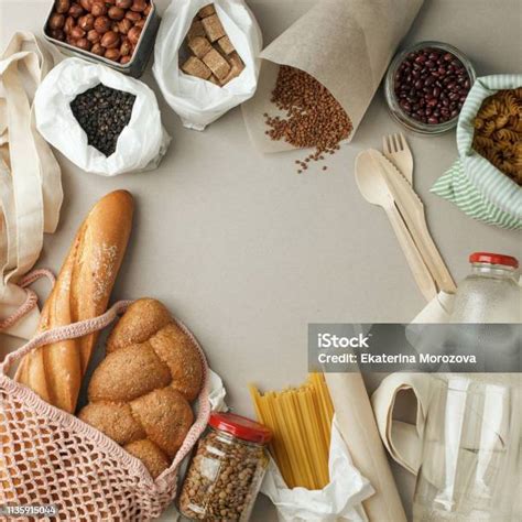 제로 폐기물 개념 Sustanable 라이프 스타일섬유 유리 및 종이 식료품 쇼핑 평면도 평 신도 복사 공간 친환경 금지 플라스틱 배경 용 재사용 포장 0에 대한 스톡 사진